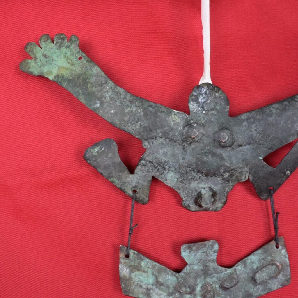 pechera moche de metal cobre - Arteanc