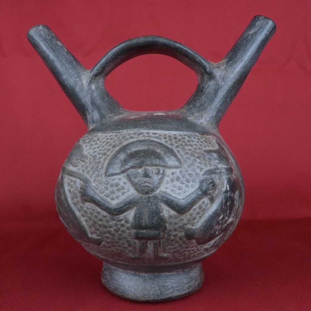 cántaro chimú de cerámica con representación de cazadores. - Arteanc